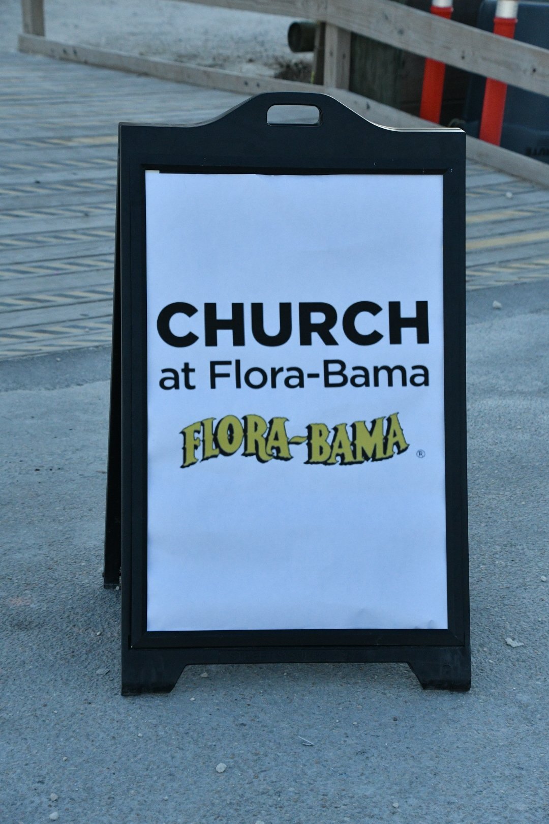 FLORA BAMA CHURCH | WORSHIP ON THE WATER