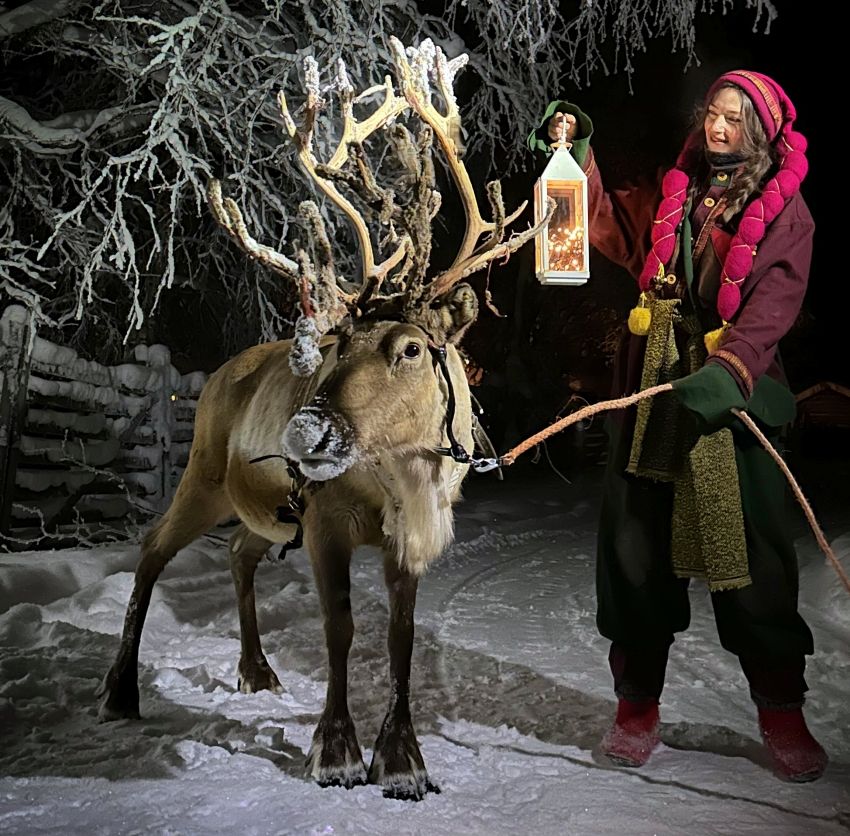 Santa Claus and Missis Claus in a Secret Hideaway Levi