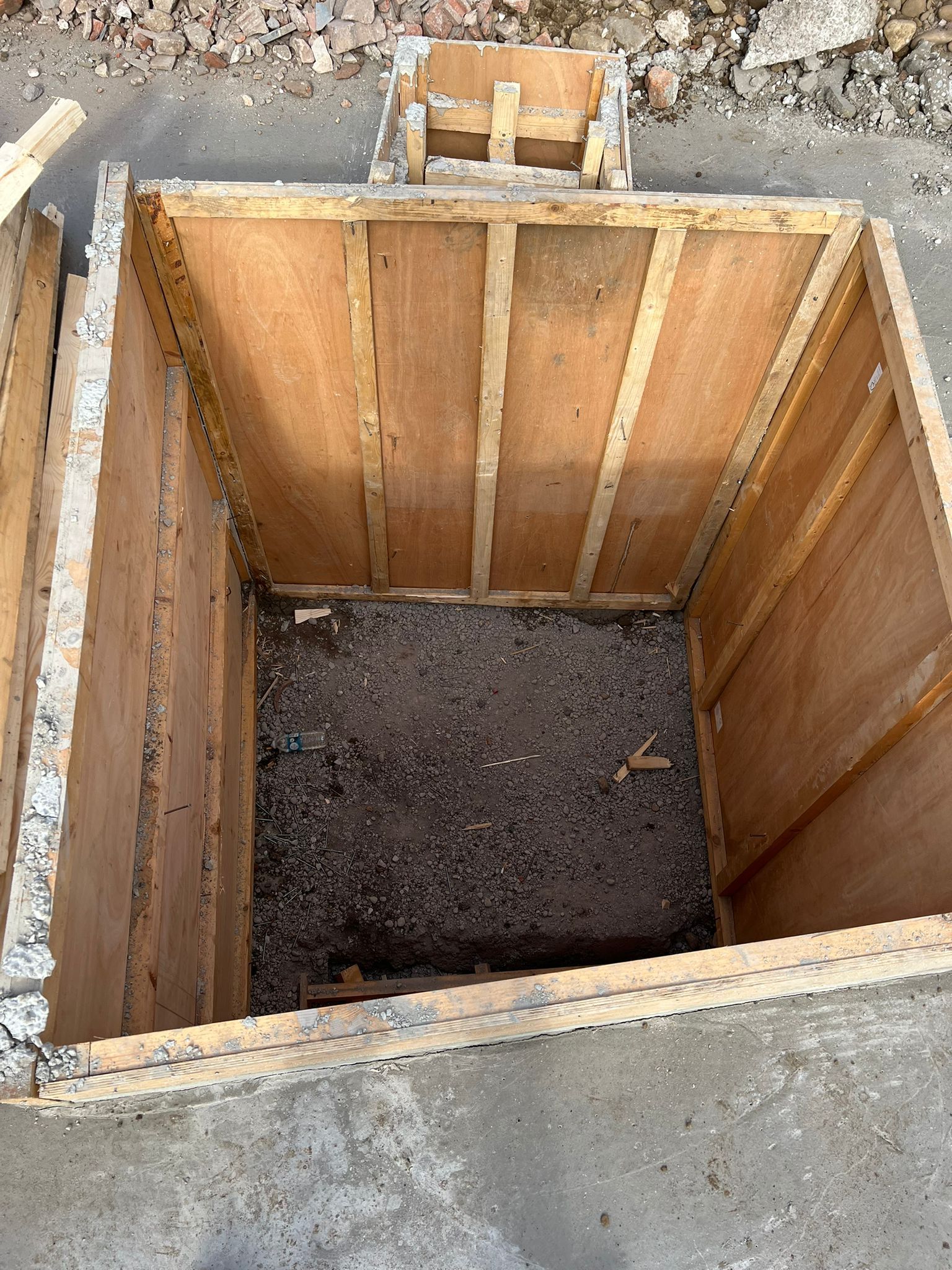Hydro-brake surface water manhole