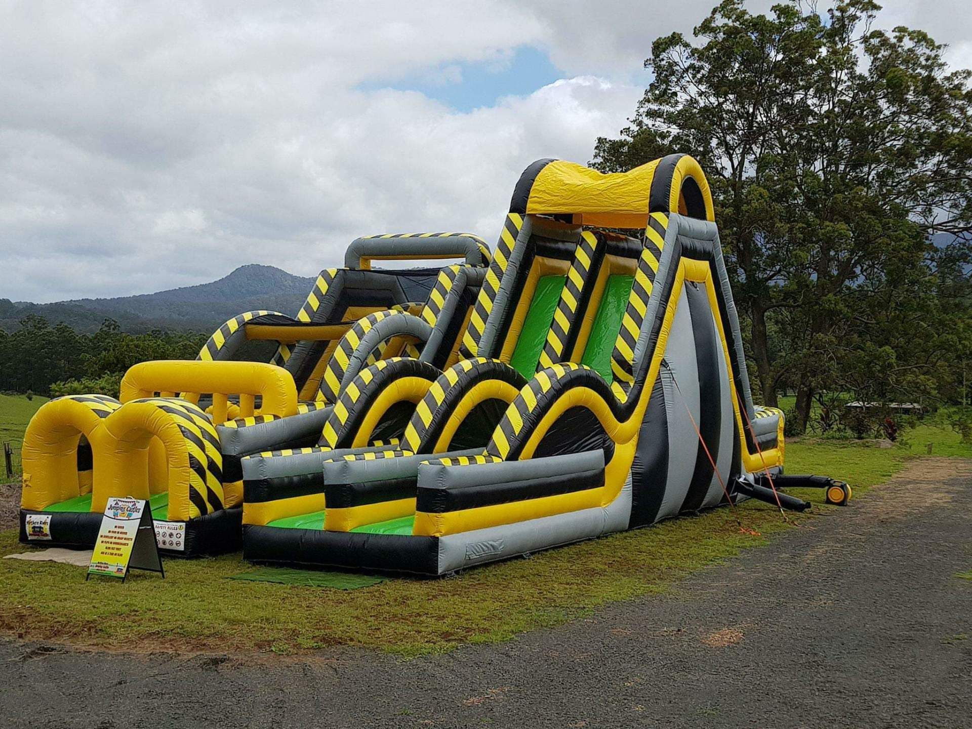 Inflatable Obstacle Course Hire | Sydney | Newcastle | Central Coast