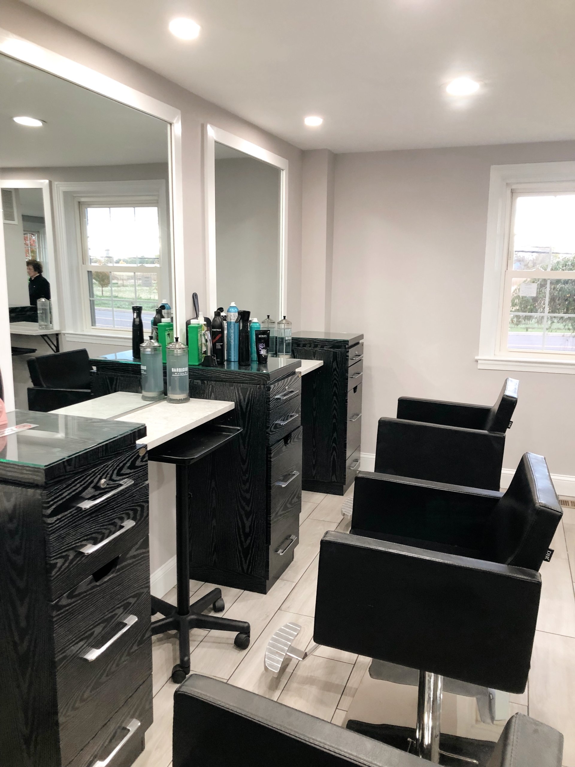 Shear Looks Salon - 610-275-2090