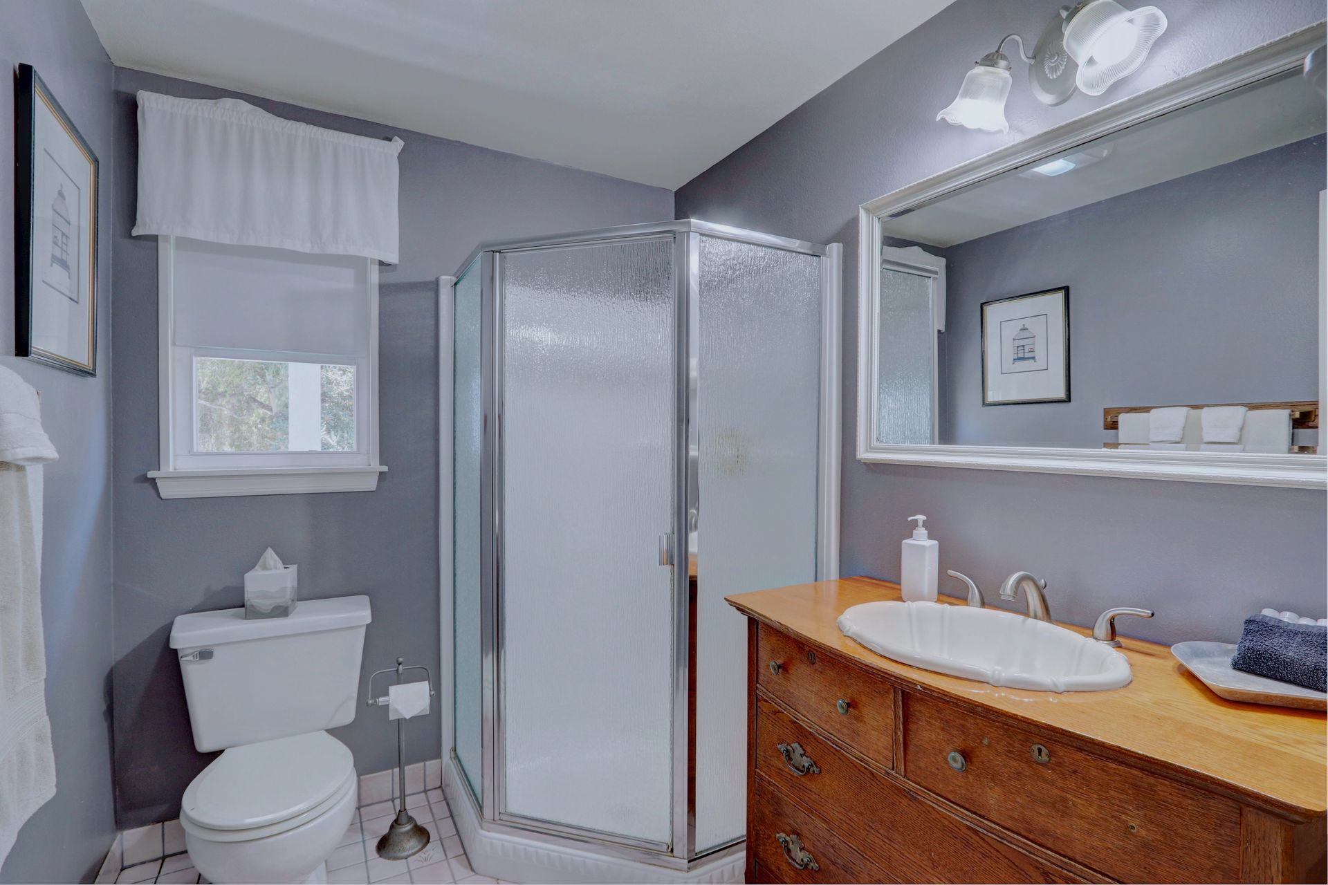 Comfortable and Cozy Rooms | Pelican Cove Inn