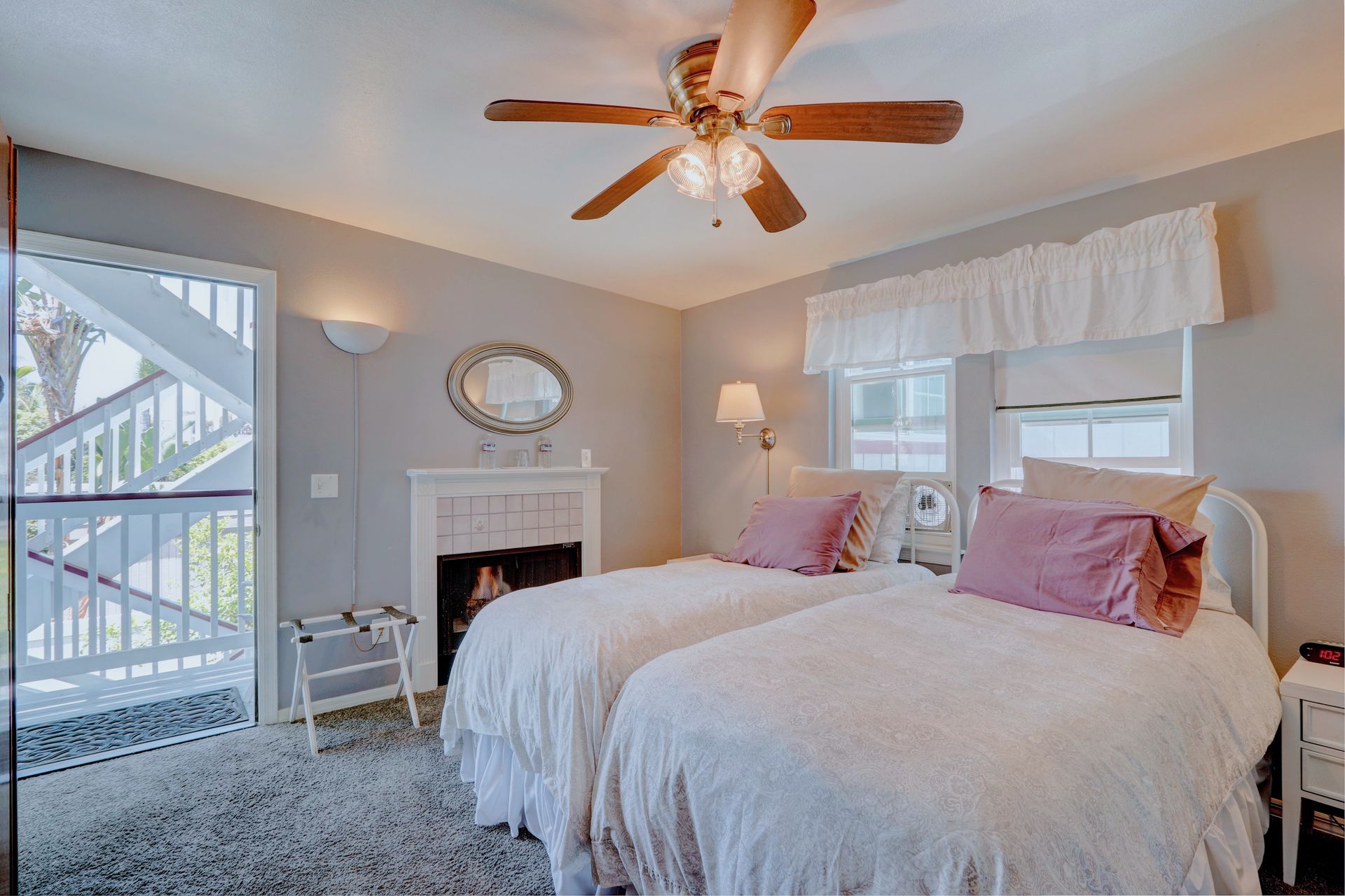Comfortable and Cozy Rooms | Pelican Cove Inn