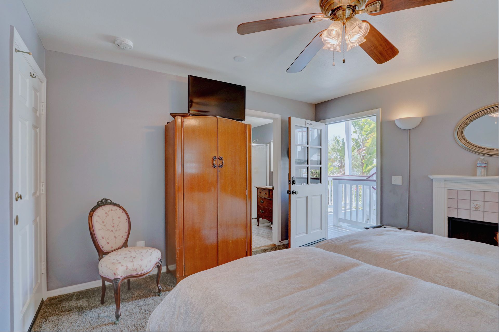 Comfortable and Cozy Rooms | Pelican Cove Inn