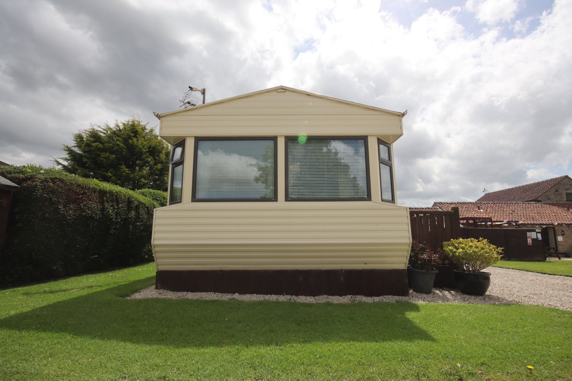 Willerby Lodge Static Caravan: Hutton le Hole Holidays