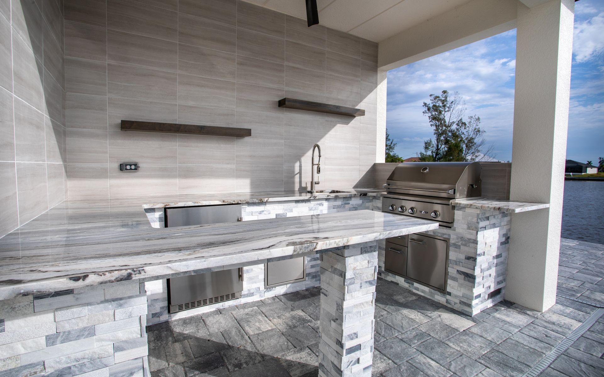 U-Shaped Outdoor Kitchens & Ideas | HL Posey Builders