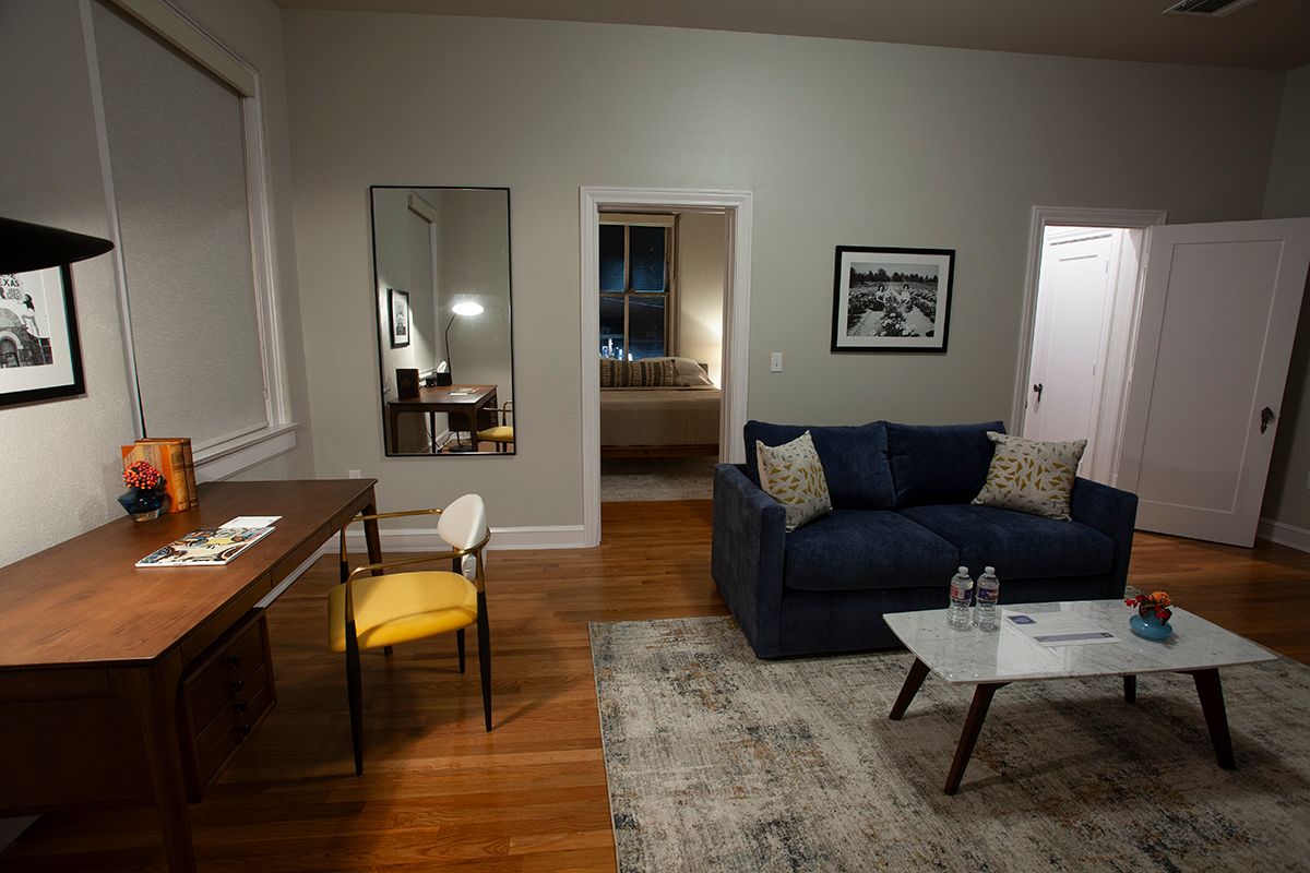 Rooms - Greyhound Inn - Downtown Tyler - Texas