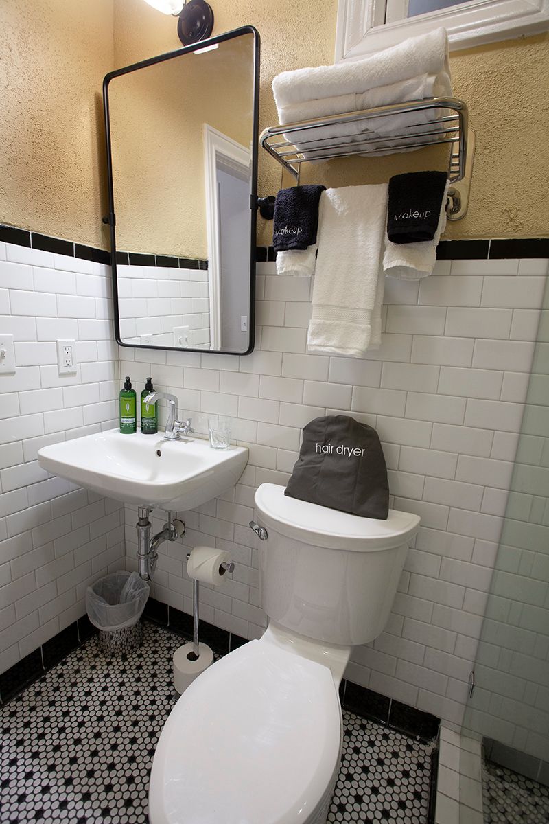 Rooms - Greyhound Inn - Downtown Tyler - Texas