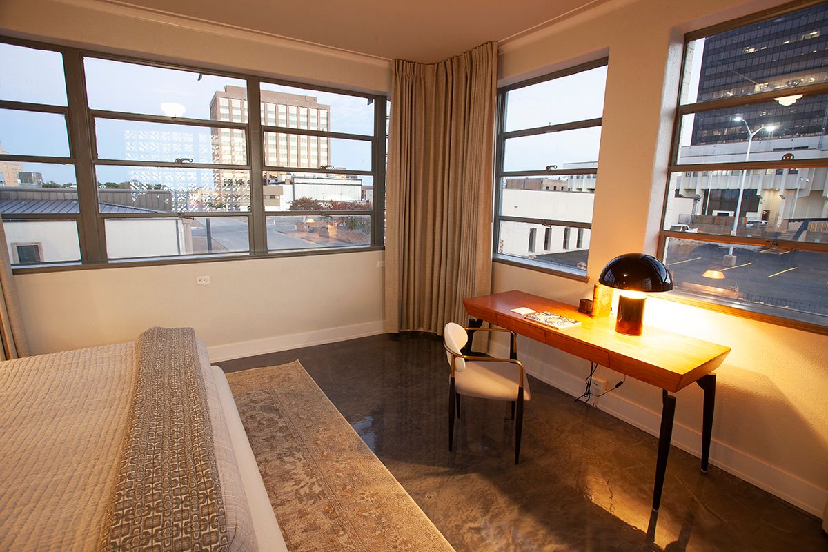 Rooms - Greyhound Inn - Downtown Tyler - Texas