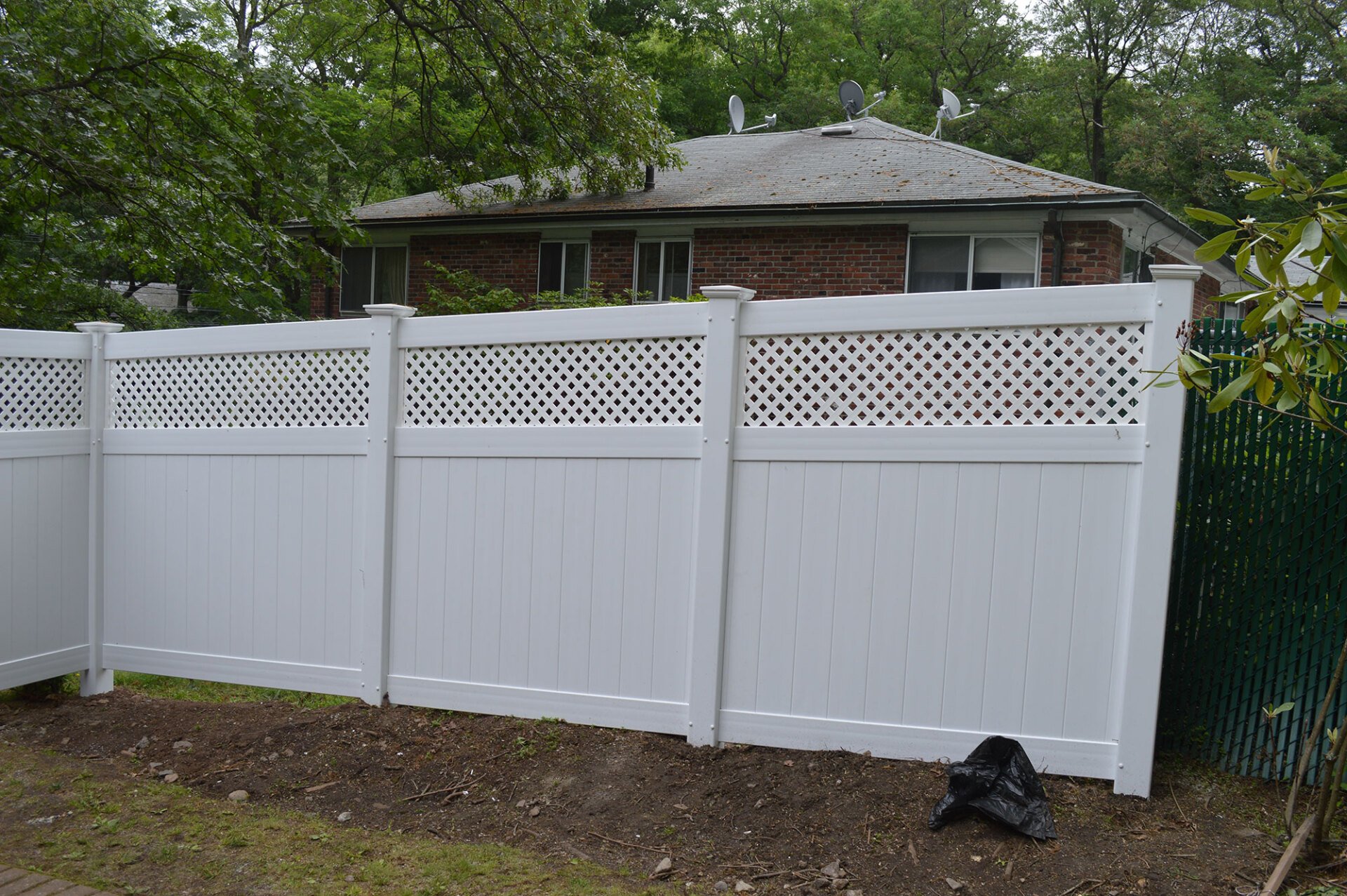 Vinyl (Diagonal Lattice) Fences | Watertown, MA | Ideal Fence