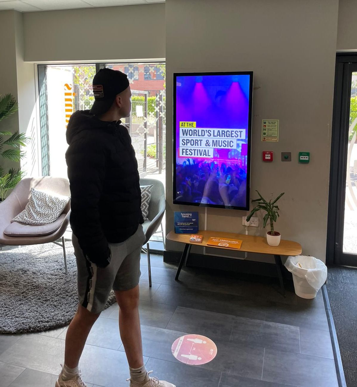 Reception Display Screens Nottingham | Enhance Visitor Experience