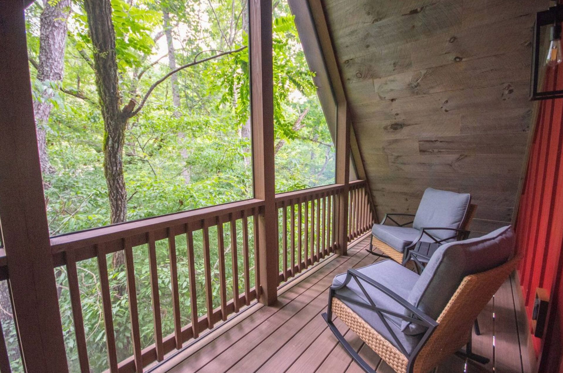 Eagle's Nest | Treehouse Hollow