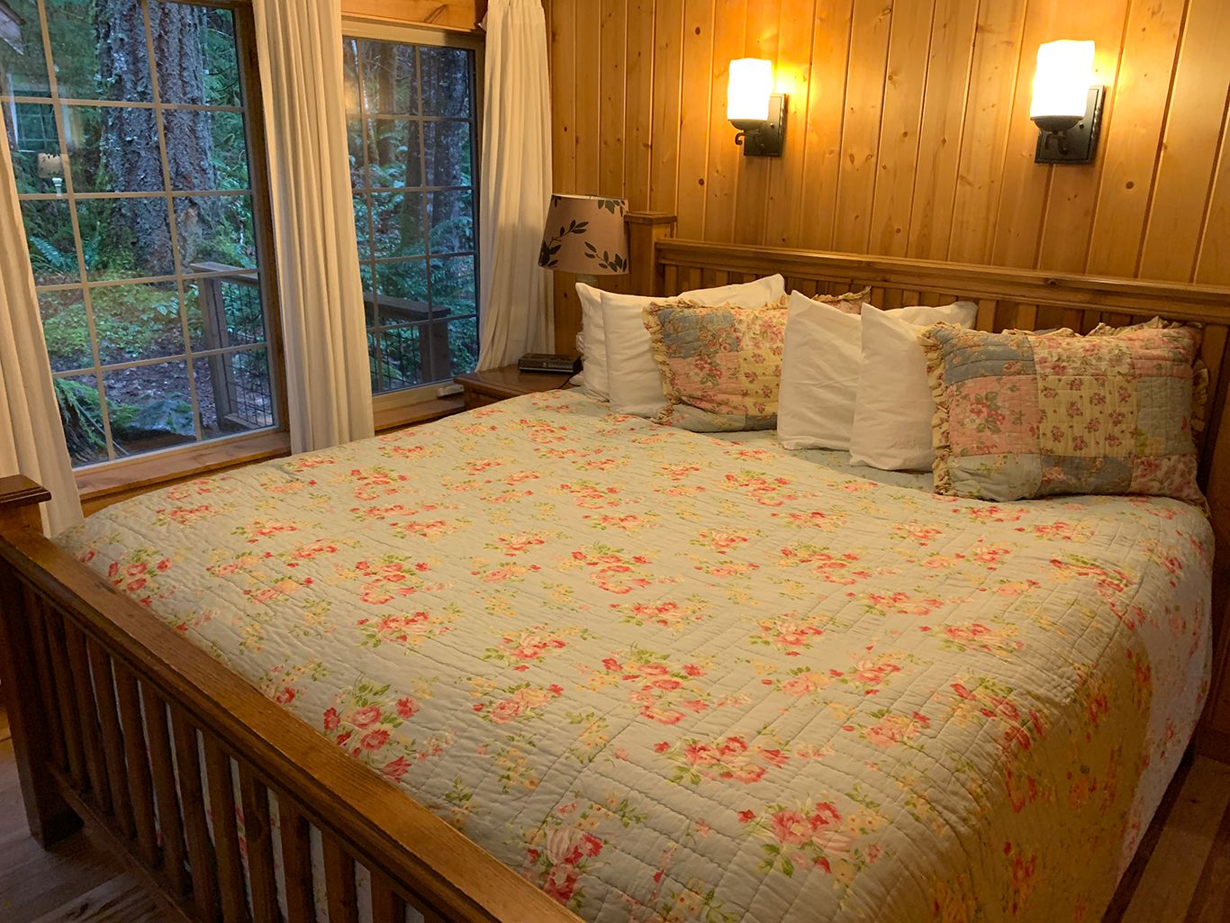 Muir Cabin | Copper Creek Inn