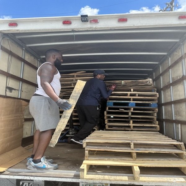 JE Tampa Pallet Services | Free Pallet Pickup & Removal