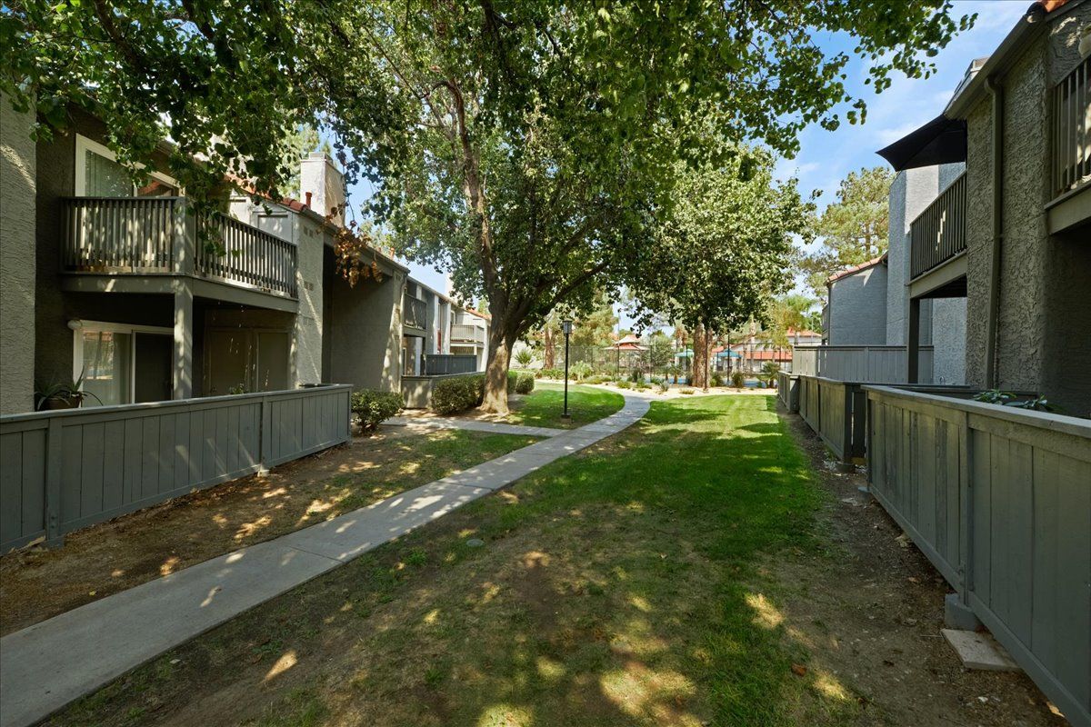 Gallery | Corona Pointe Resort | Riverside, CA