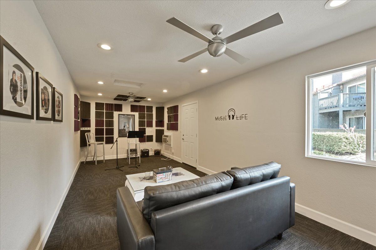 Gallery | Corona Pointe Resort | Riverside, CA