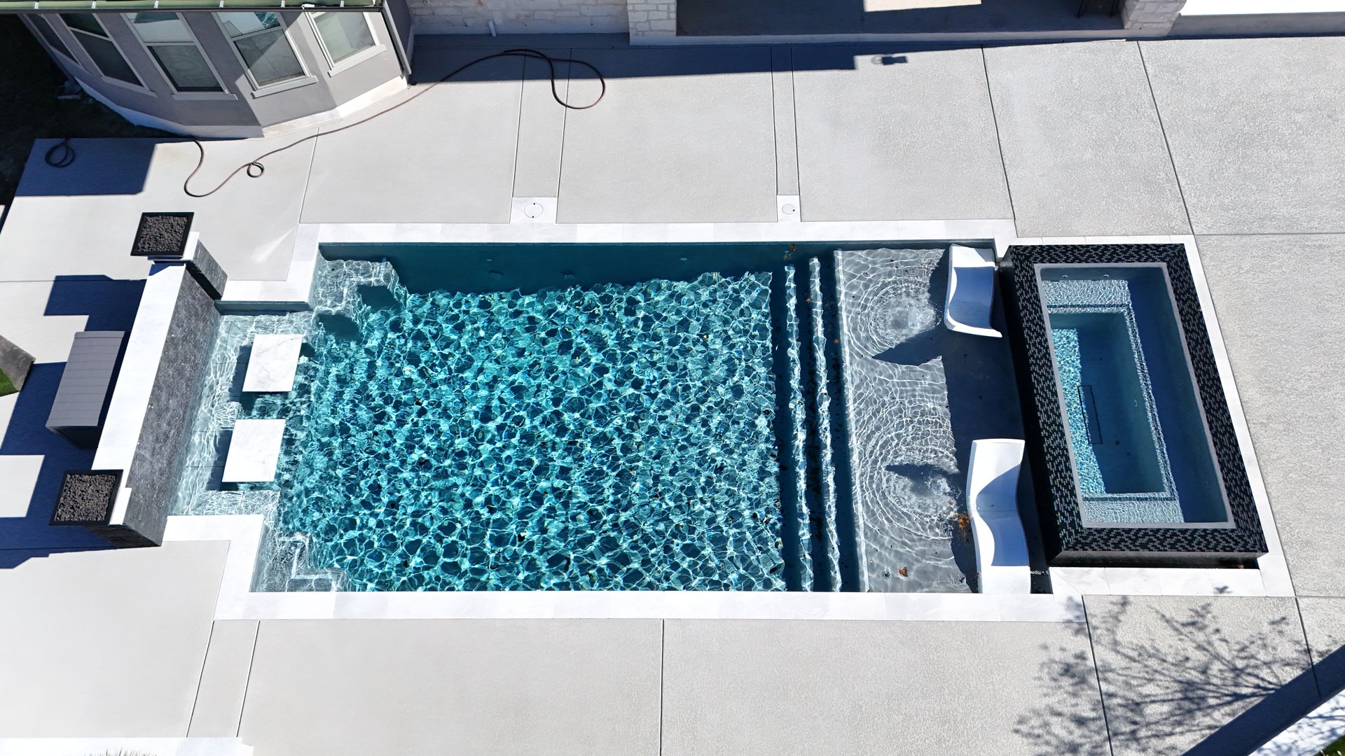 Luxury Pool Builders in New Braunfels | J. Oliver Pools