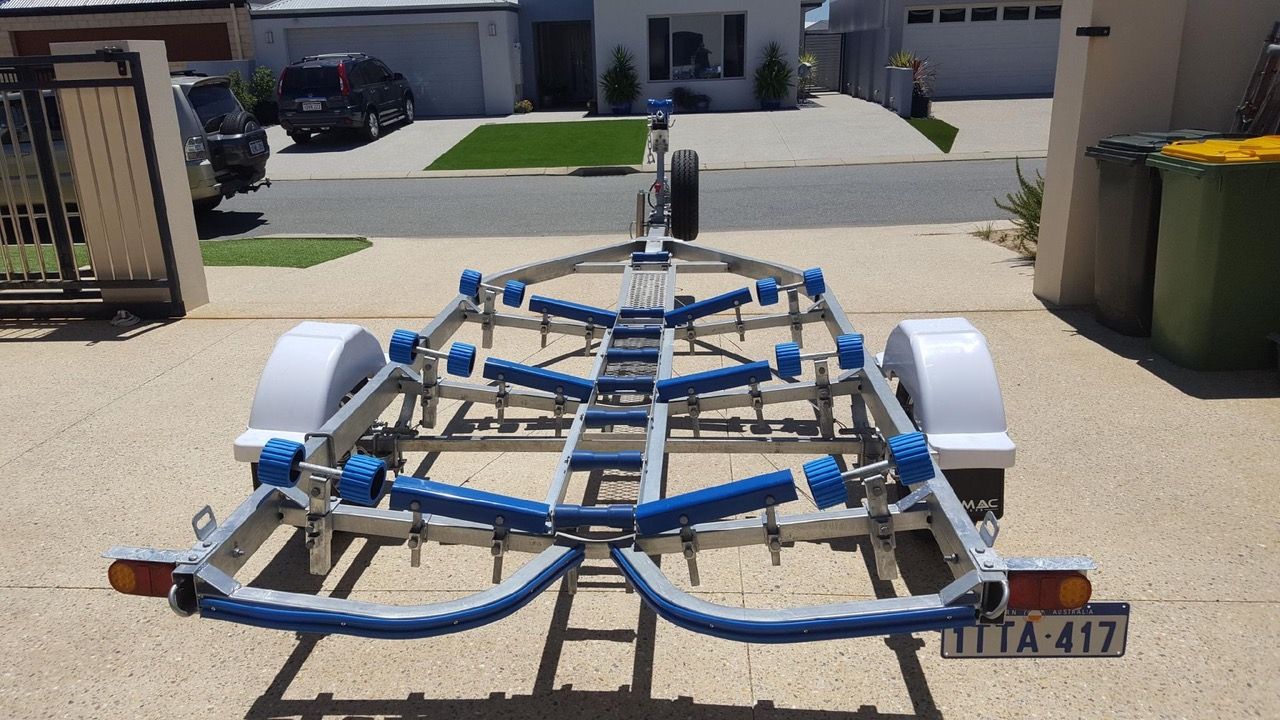 BG 580K Boat Trailer (Tandem Axle)