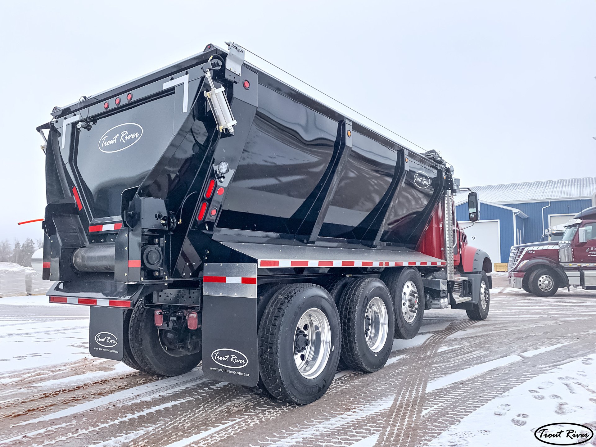 Trout River Live Bottom Trailers I About Us