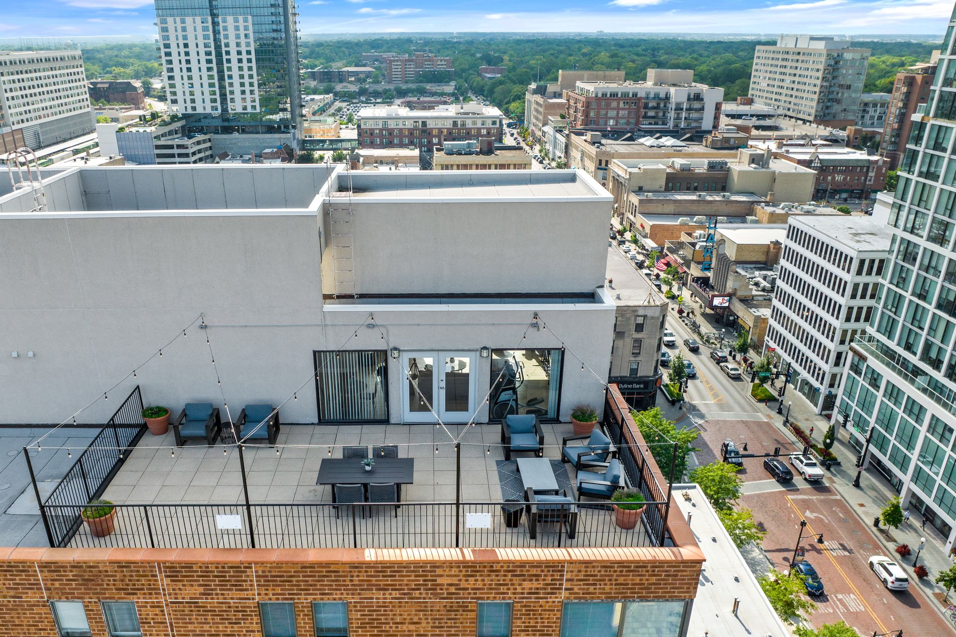 Oak Park, IL Apartment Photos | 100 Forest Place