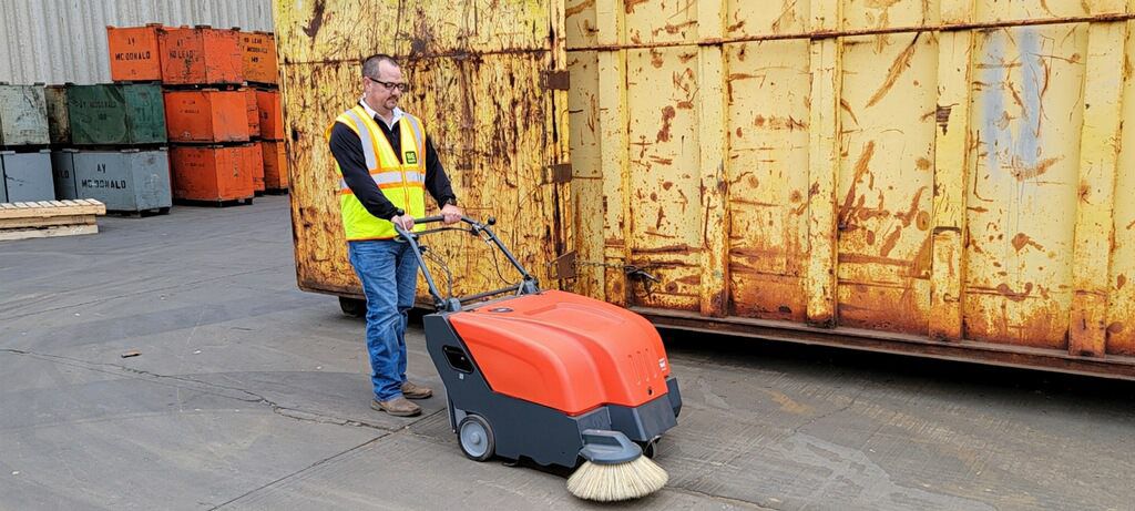 Floor Sweepers & Scrubbers Tips for Safe, Clean Warehouses
