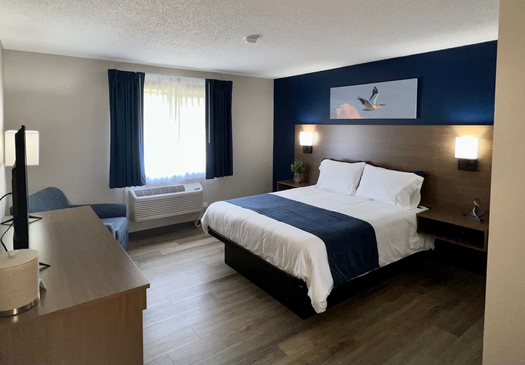 Hilltop Inn & Suites - Your Comfortable Stay in Grove, OK