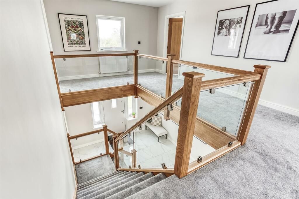 Glass Staircases UK | Glass Balustrade Fittings Staircases UK