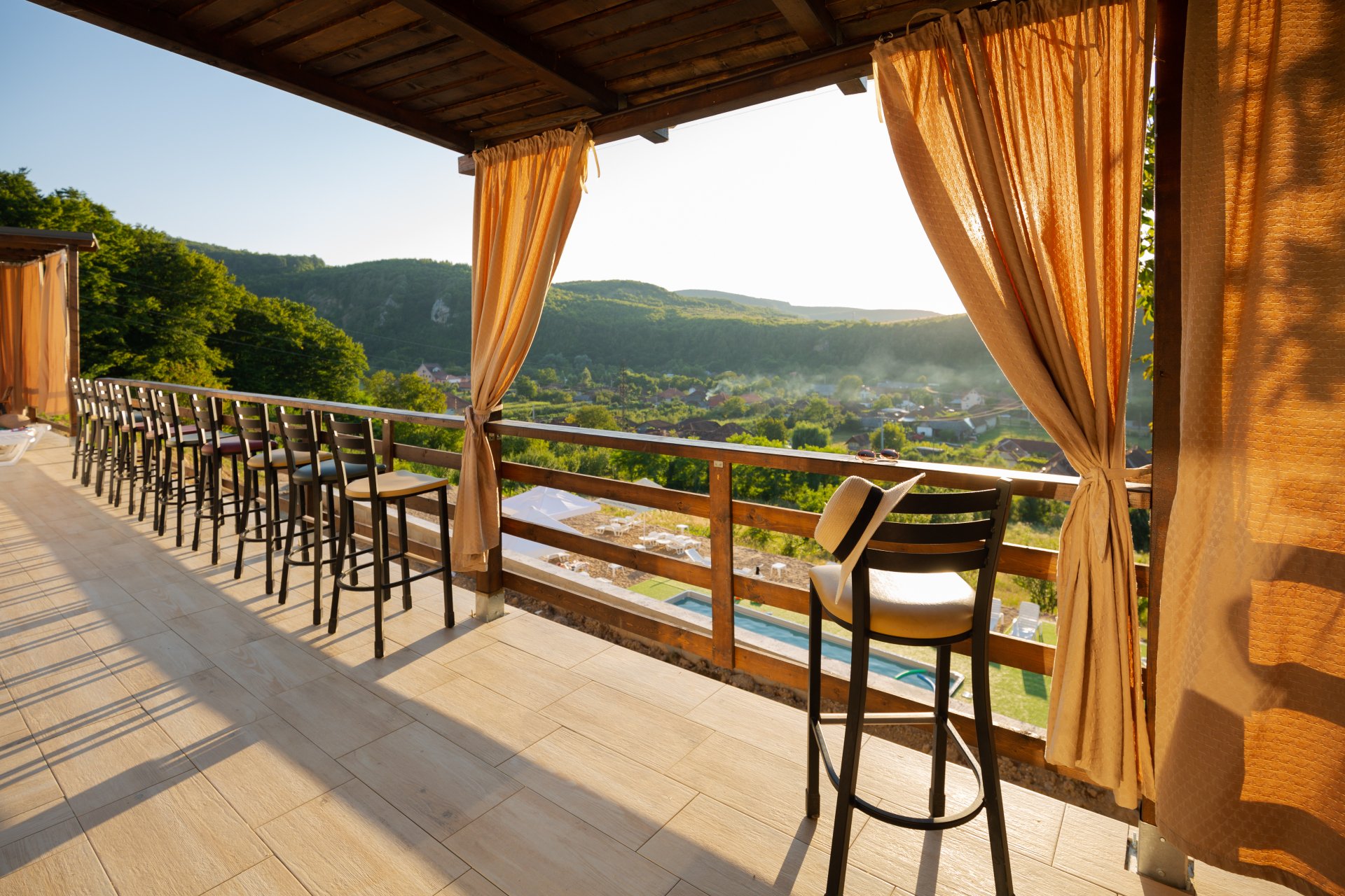 Despre La Grotta Resort - Vadu Crisului