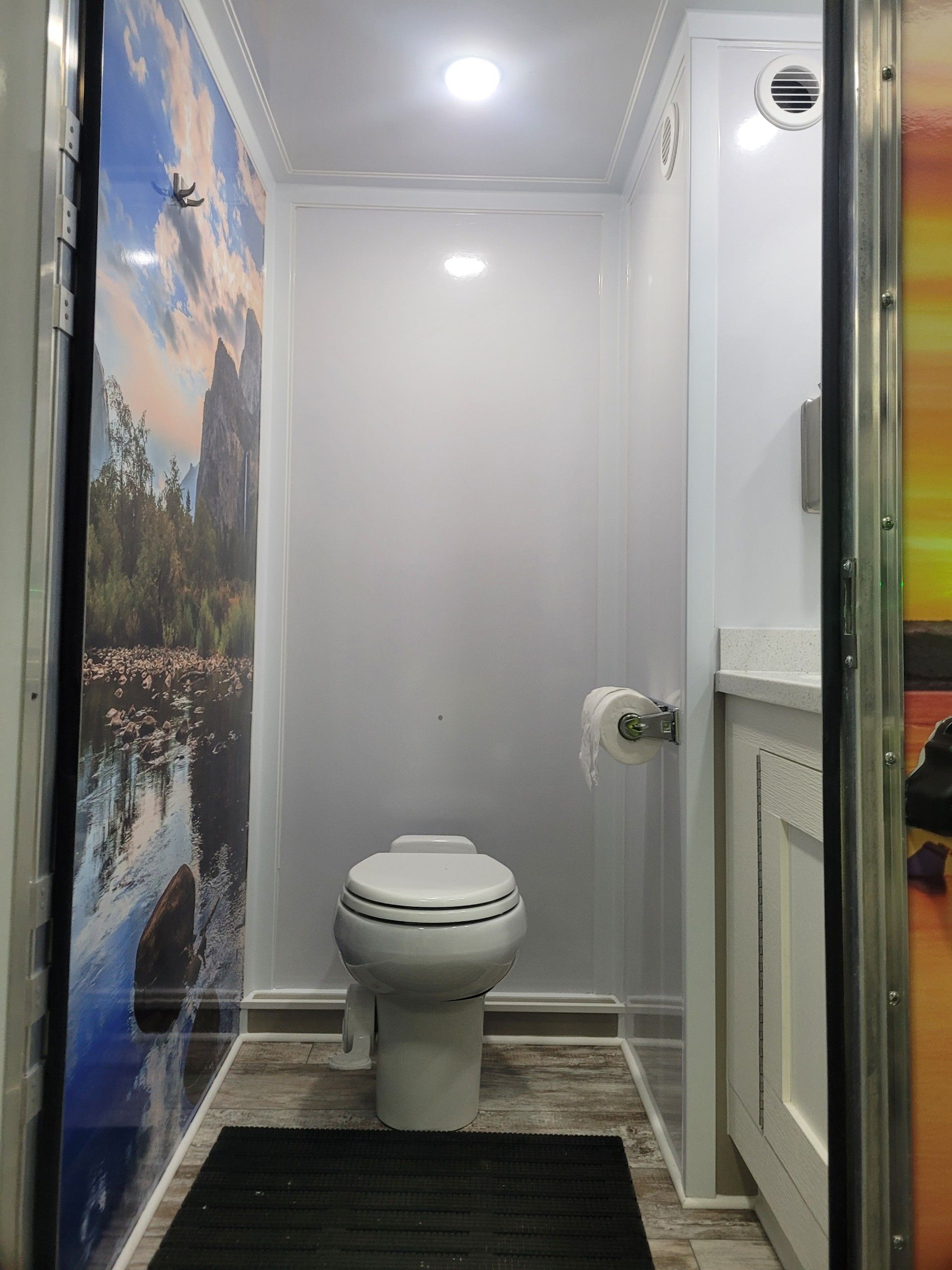 Portable Restroom Rentals | Elite Portable Restrooms