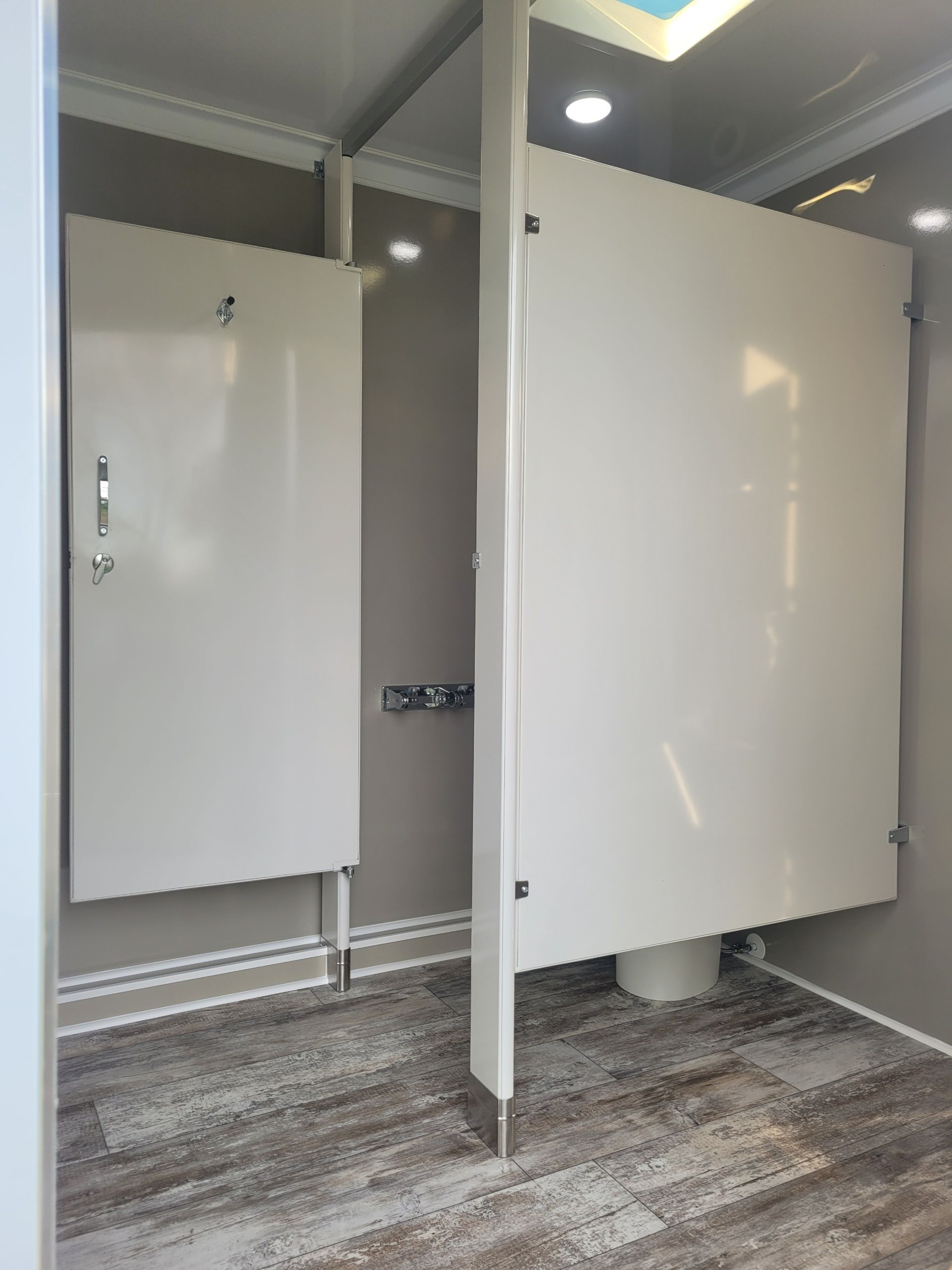 Portable Restroom Rentals | Elite Portable Restrooms