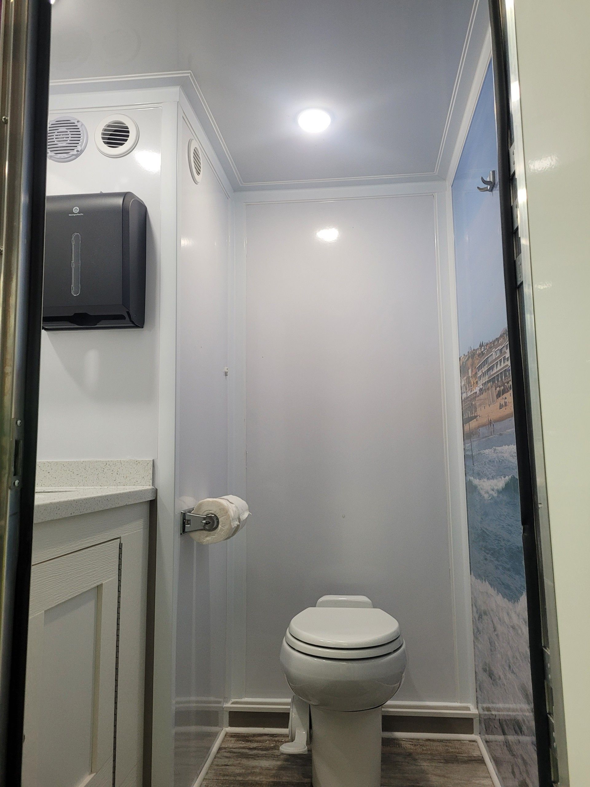 Portable Restroom Rentals | Elite Portable Restrooms