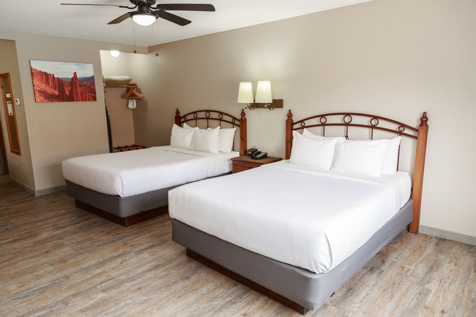 Hotel Rooms | Aarchway Inn | Moab