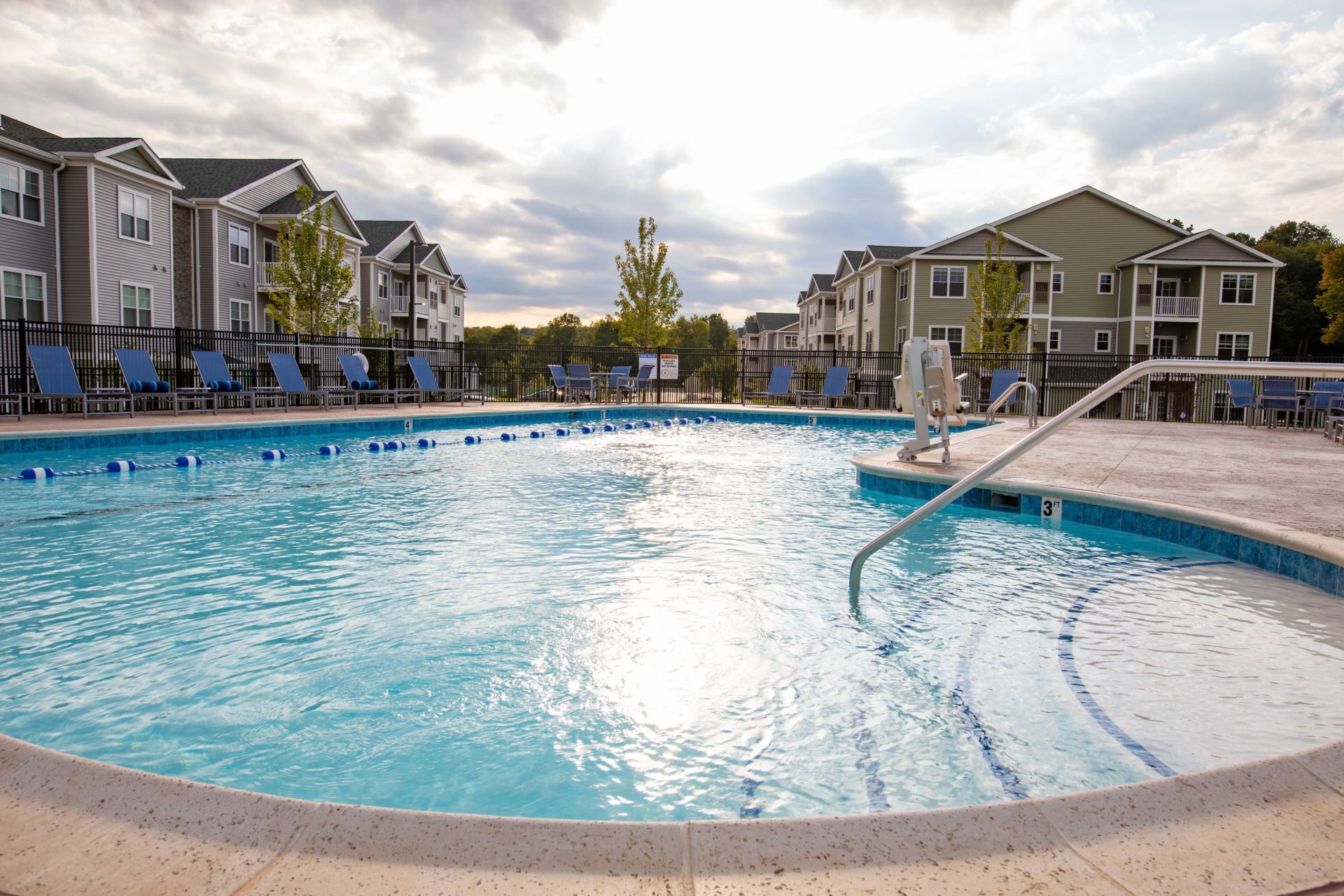 Home- TRAIL RUN VERNON, CT LUXURY APARTMENTS