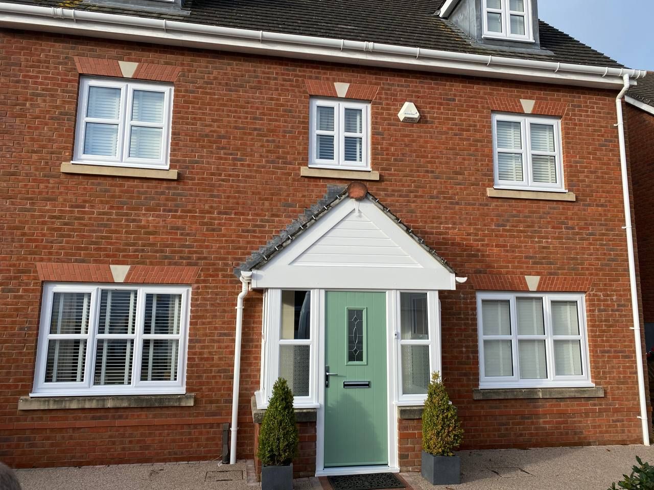 Home [www.secura-windows.co.uk]