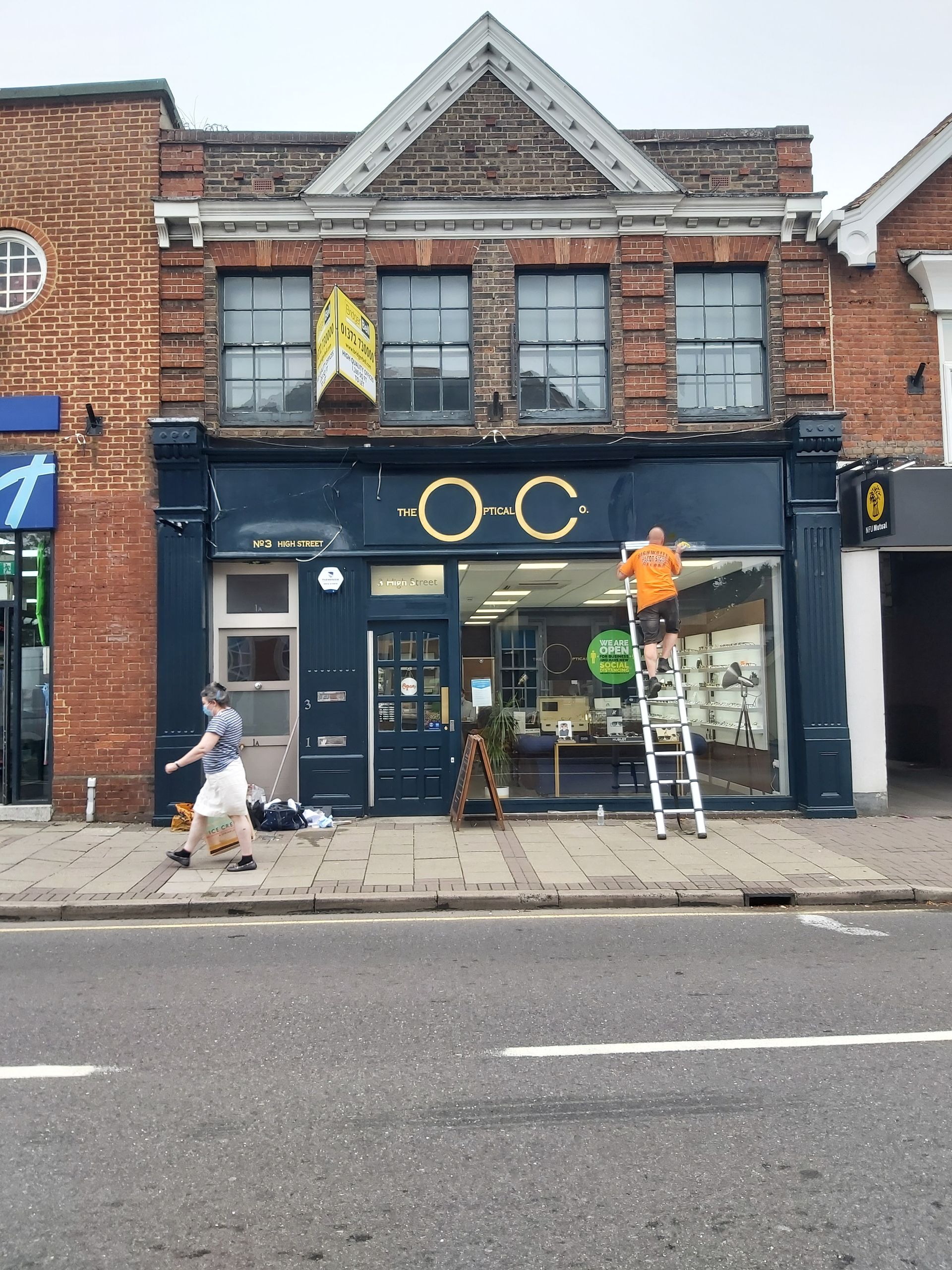 Ascot Signs Traditional Signwriter