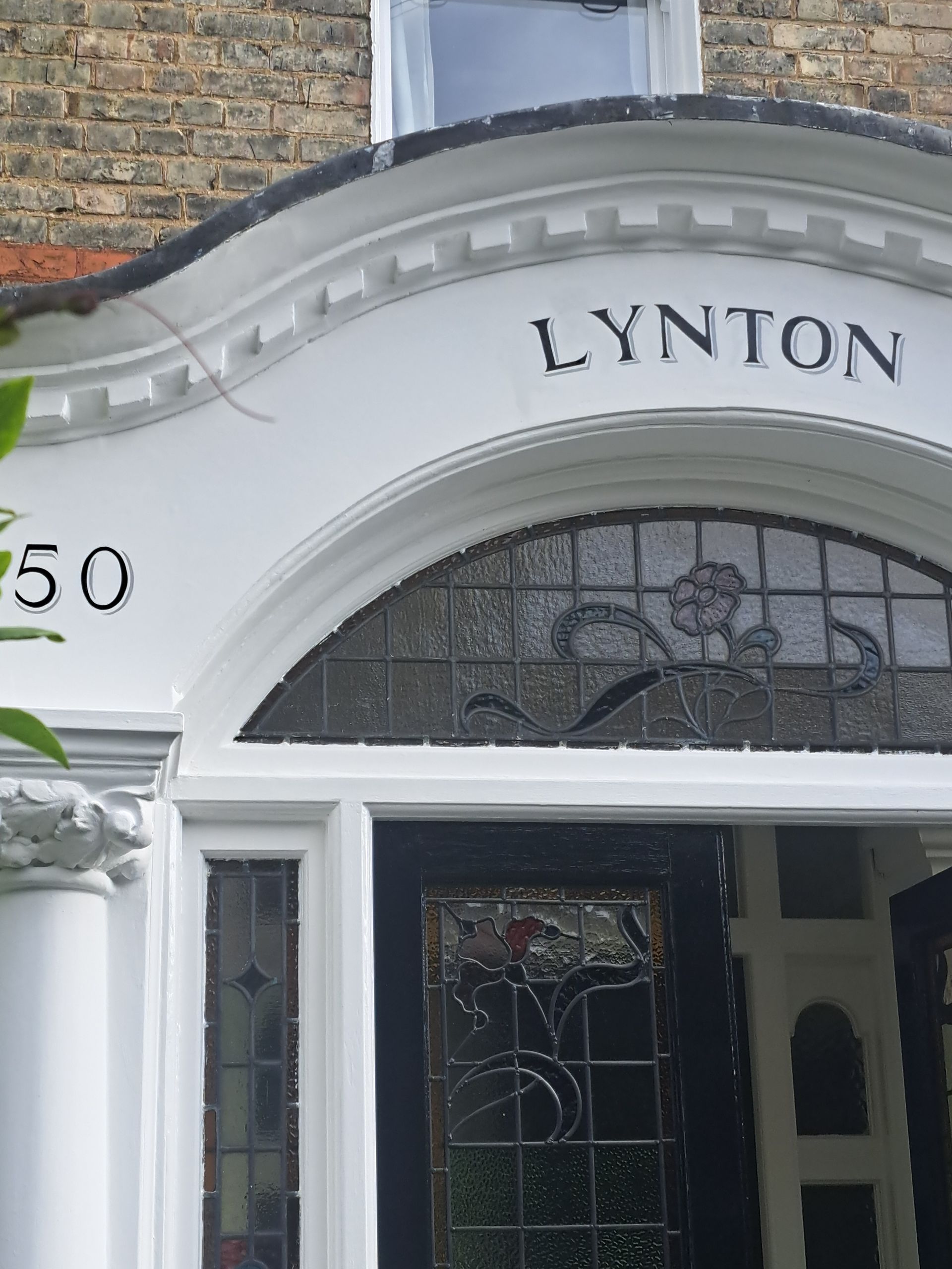 Ascot Signs Traditional Signwriter