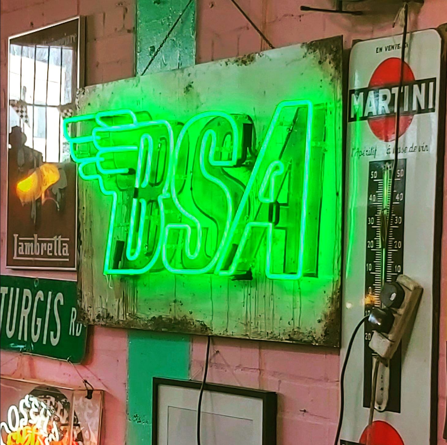 Ascot Signs Traditional Signwriter