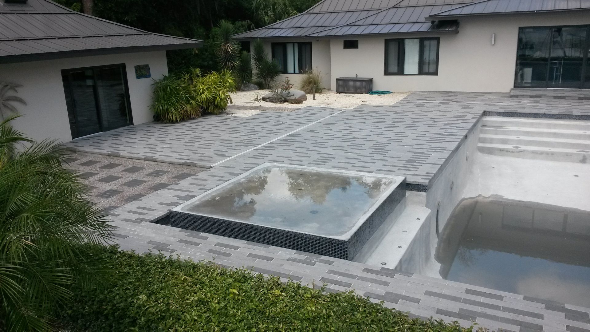 Paved Pool Decks in Tampa, FL | Sun Pavers of Florida Inc.