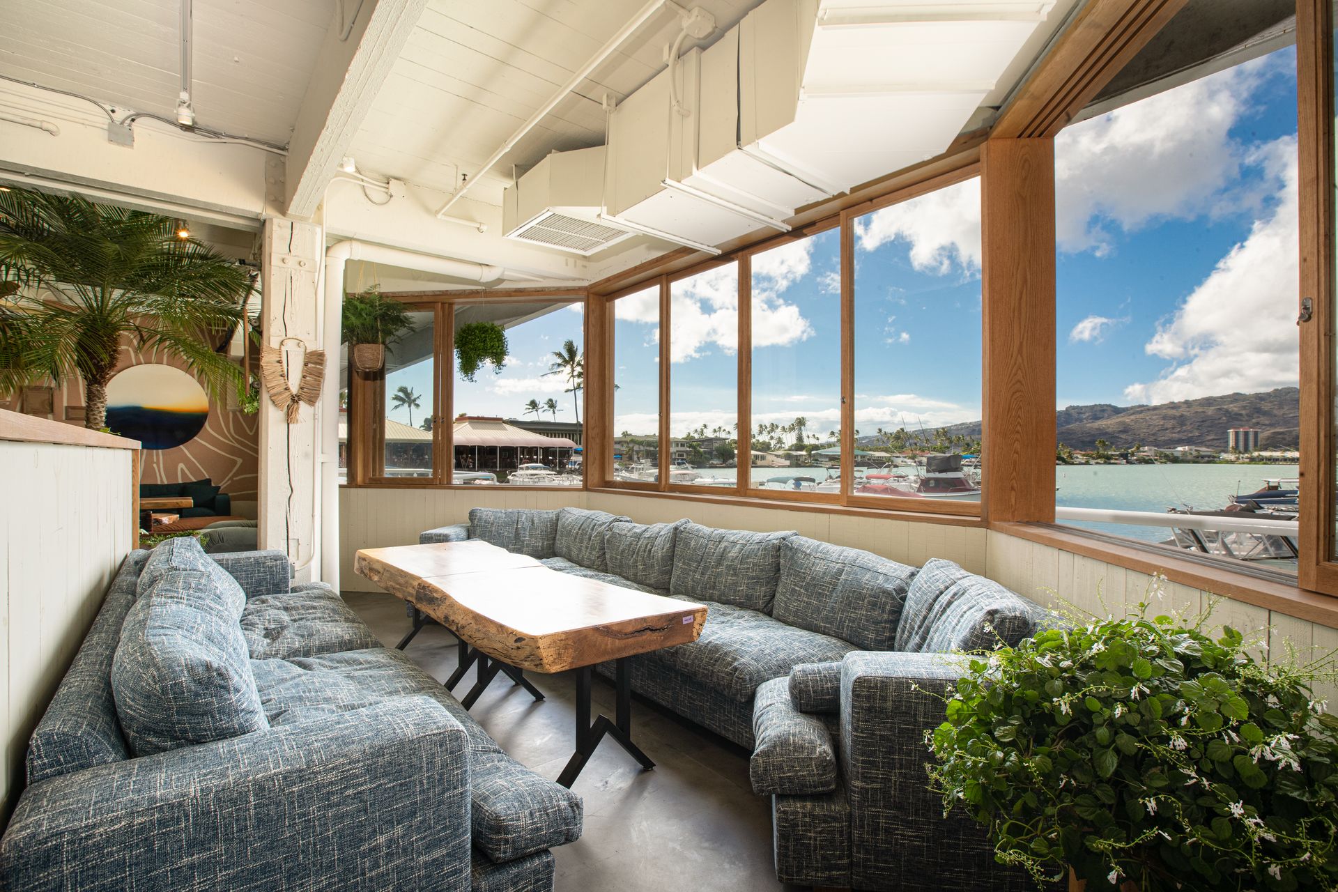 Heavenly Island Lifestyle Hawaii Kai| Zetton, Inc