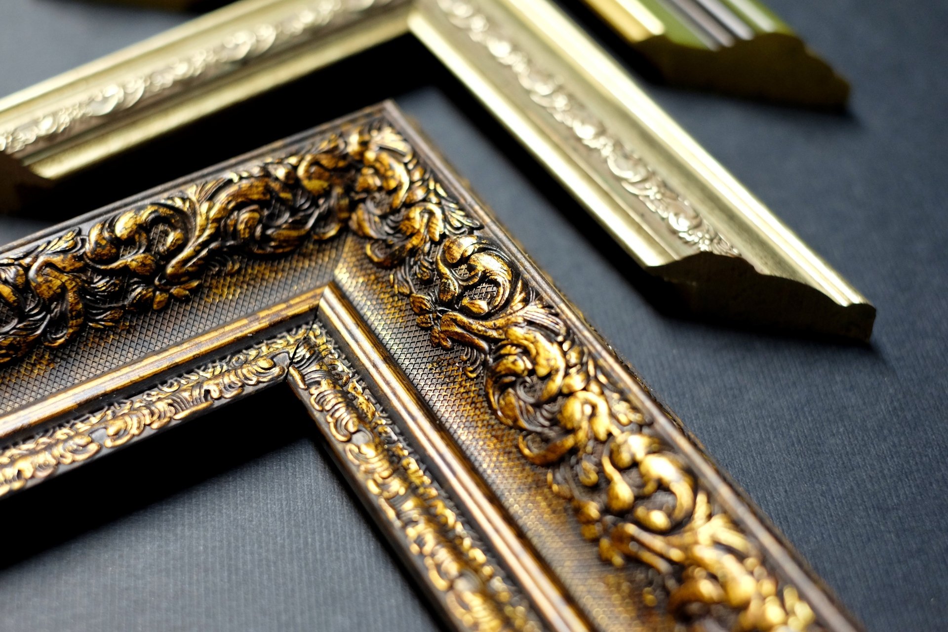 Esprit Decor Gallery & Framing - Together, We Make Memories!