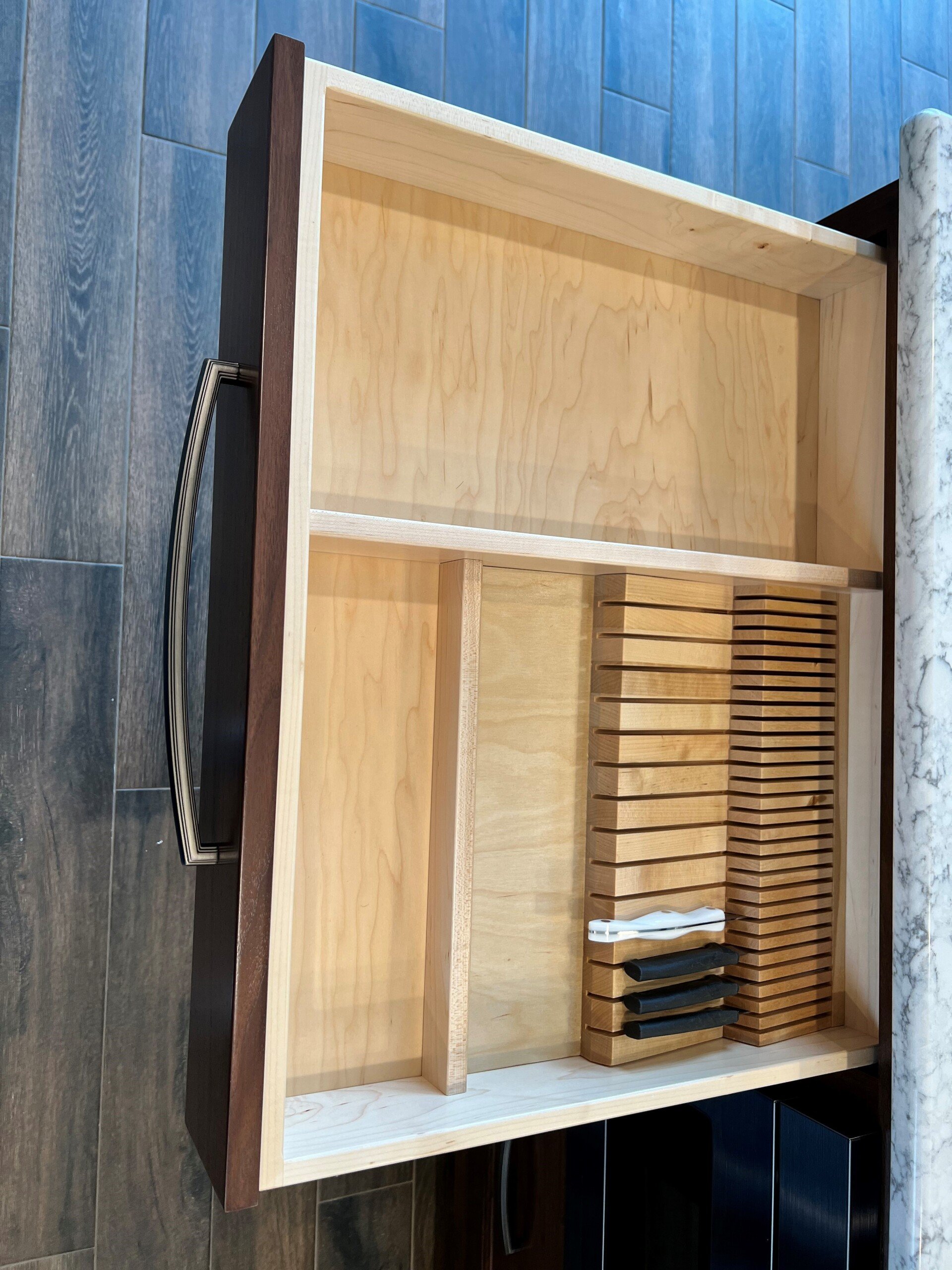 Home Cabinet Design – Forrest, IL – Finishing Touch