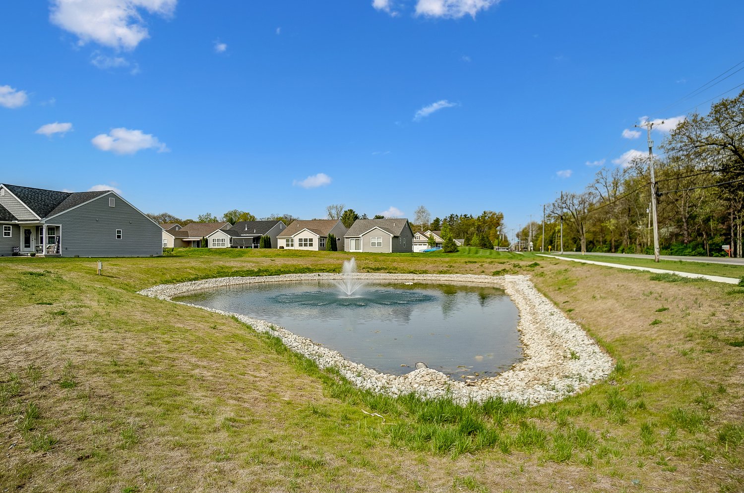 The Village at Riverbend / Stylish Villas on Large Lots