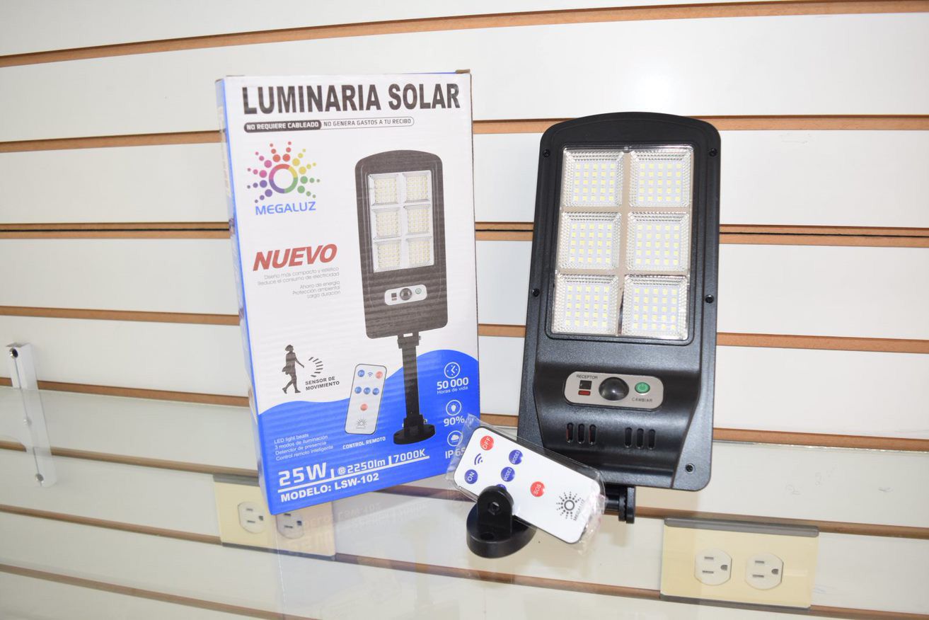 LUMINARIA SOLAR 25W IP65 C/CONTROL 6500K