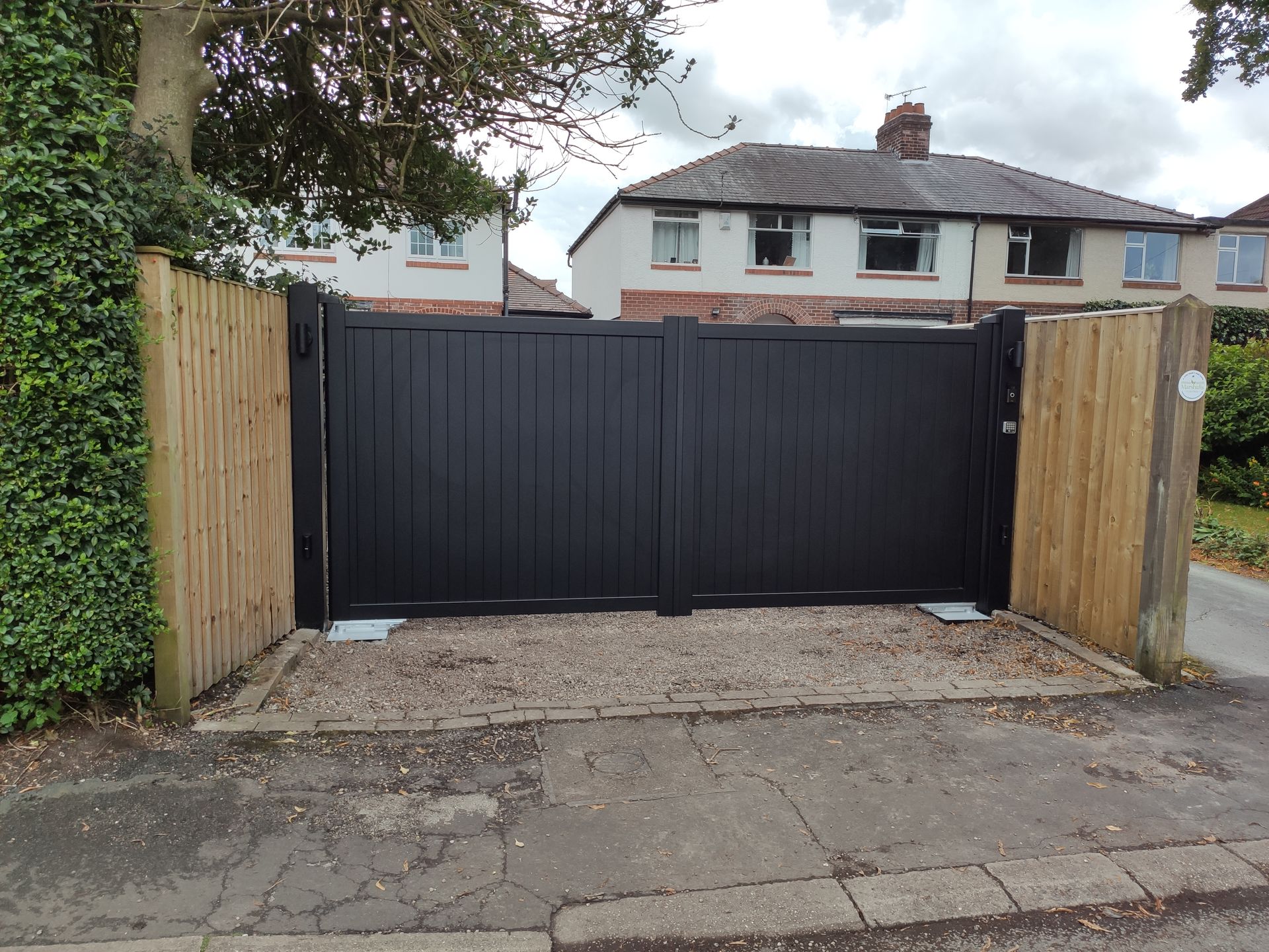 Black Aluminium Automated Gates