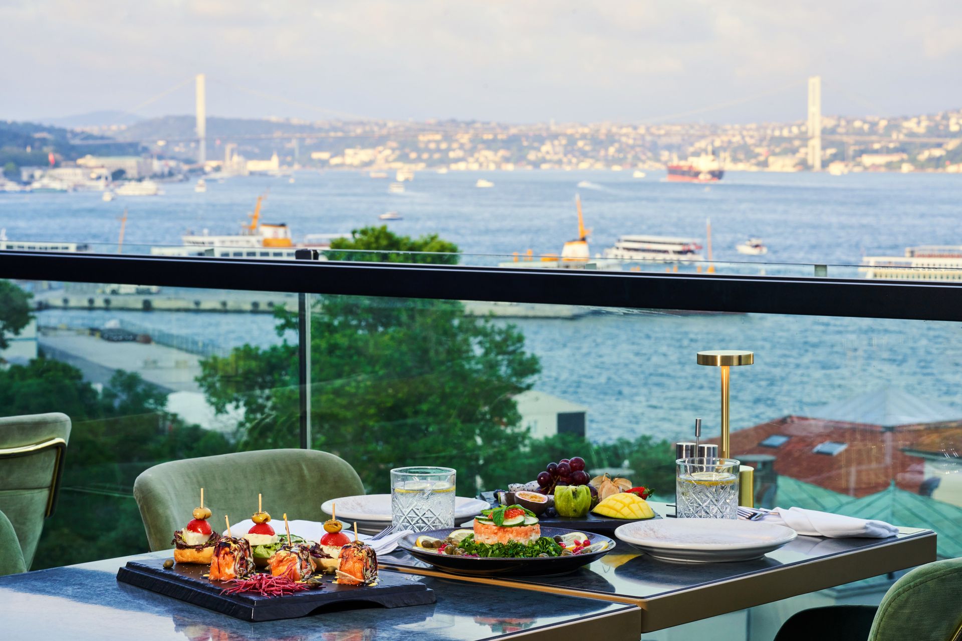 Azure Restaurant | Metropolitan Bosphorus Hotel