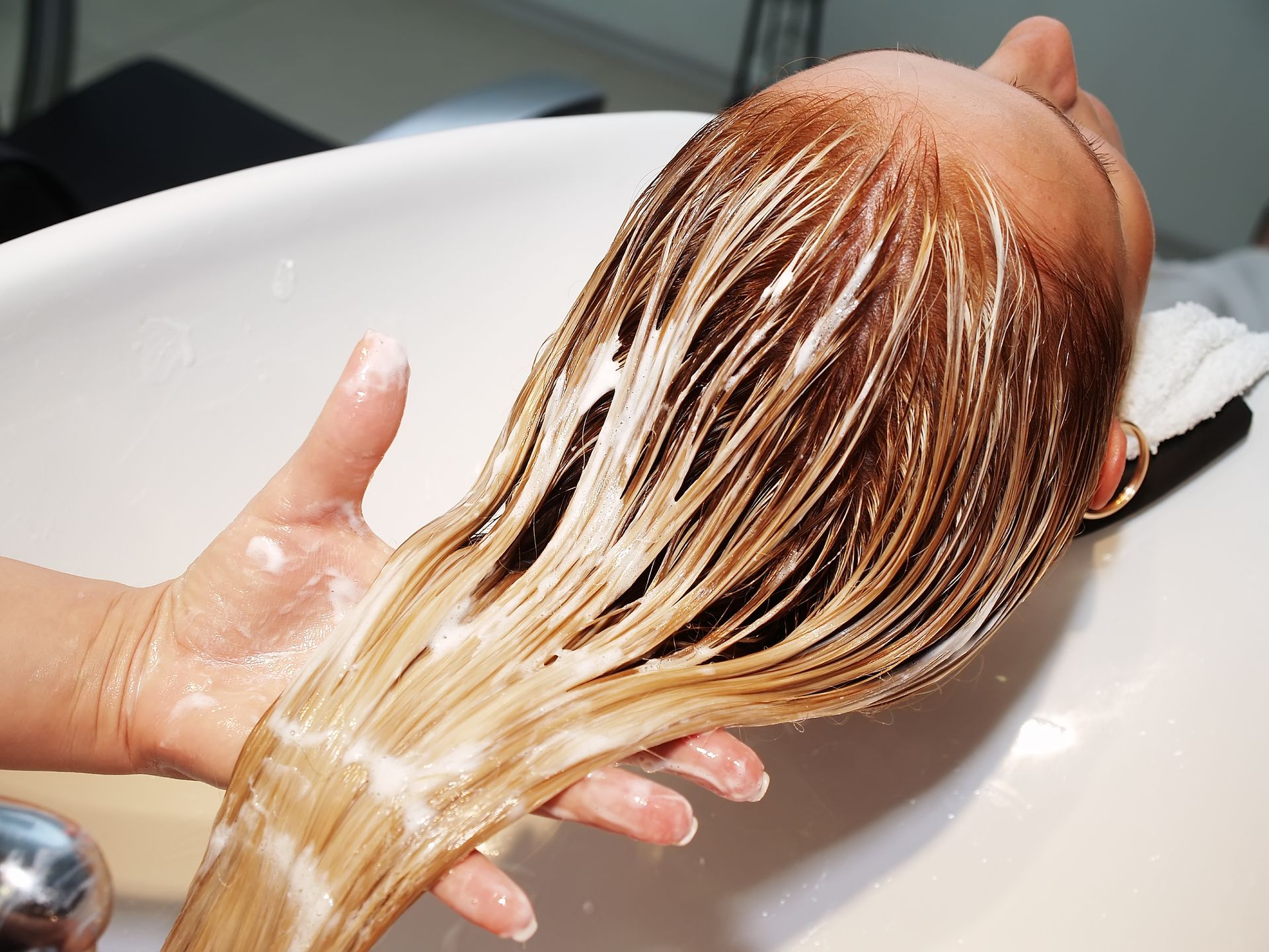 Deep Scalp Therapy | Velvet Head Spa