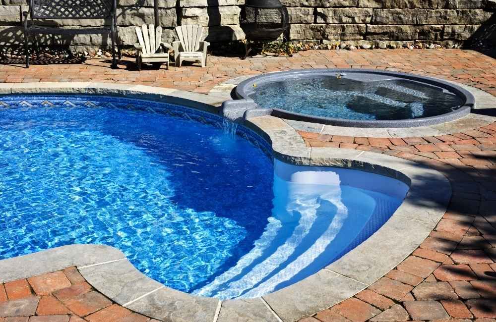 kidney bean shaped pool