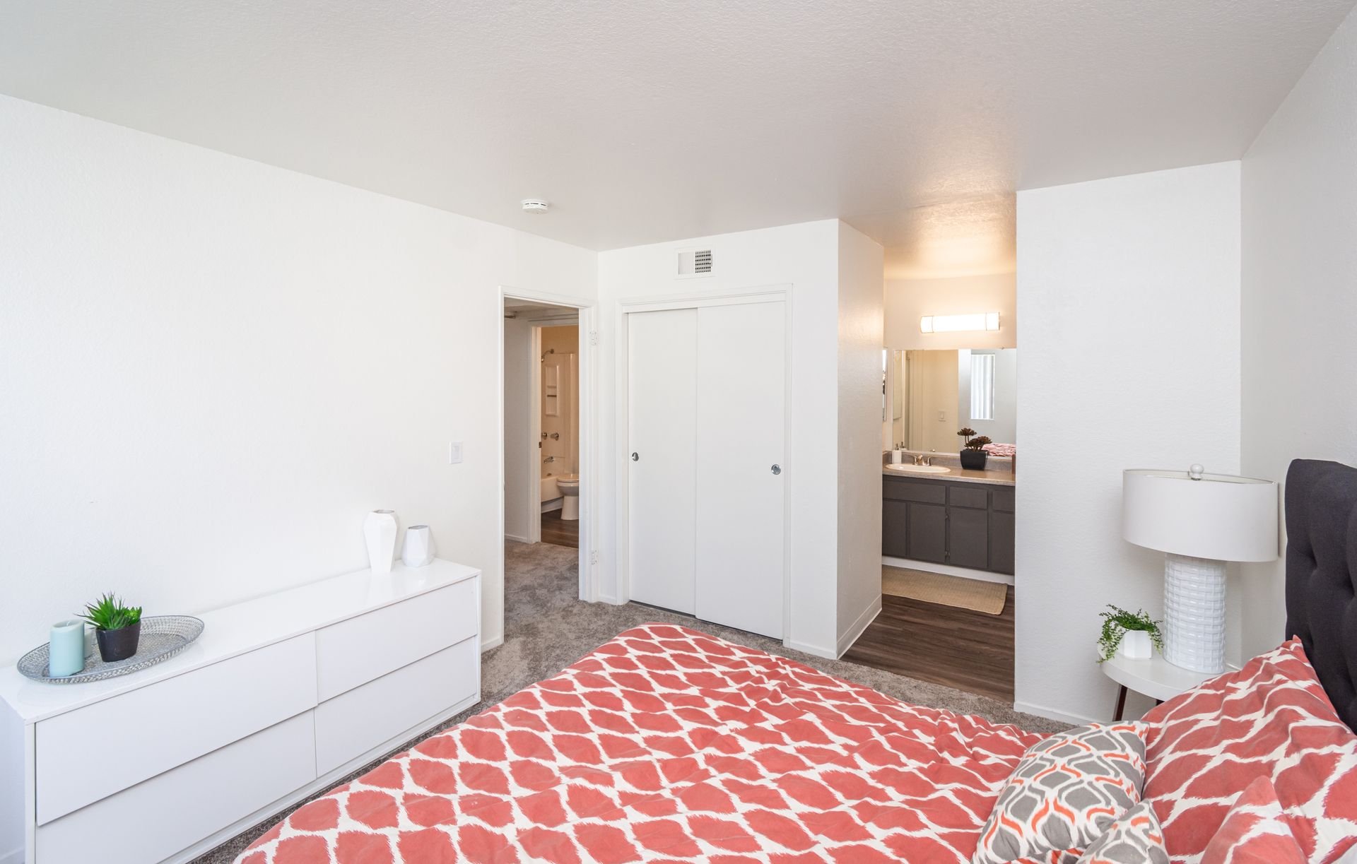 Carmel Pointe Apartments