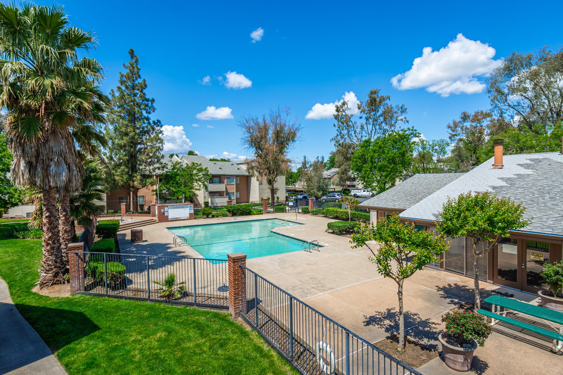 Carmel Pointe Apartments