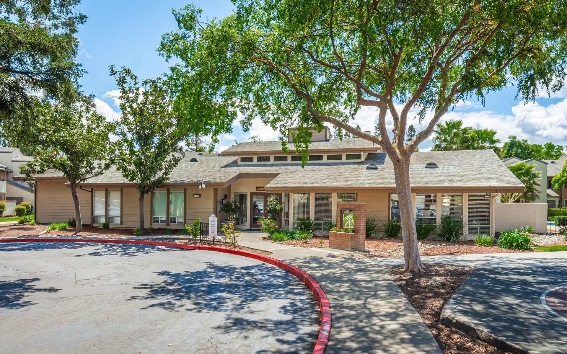 Carmel Pointe Apartments